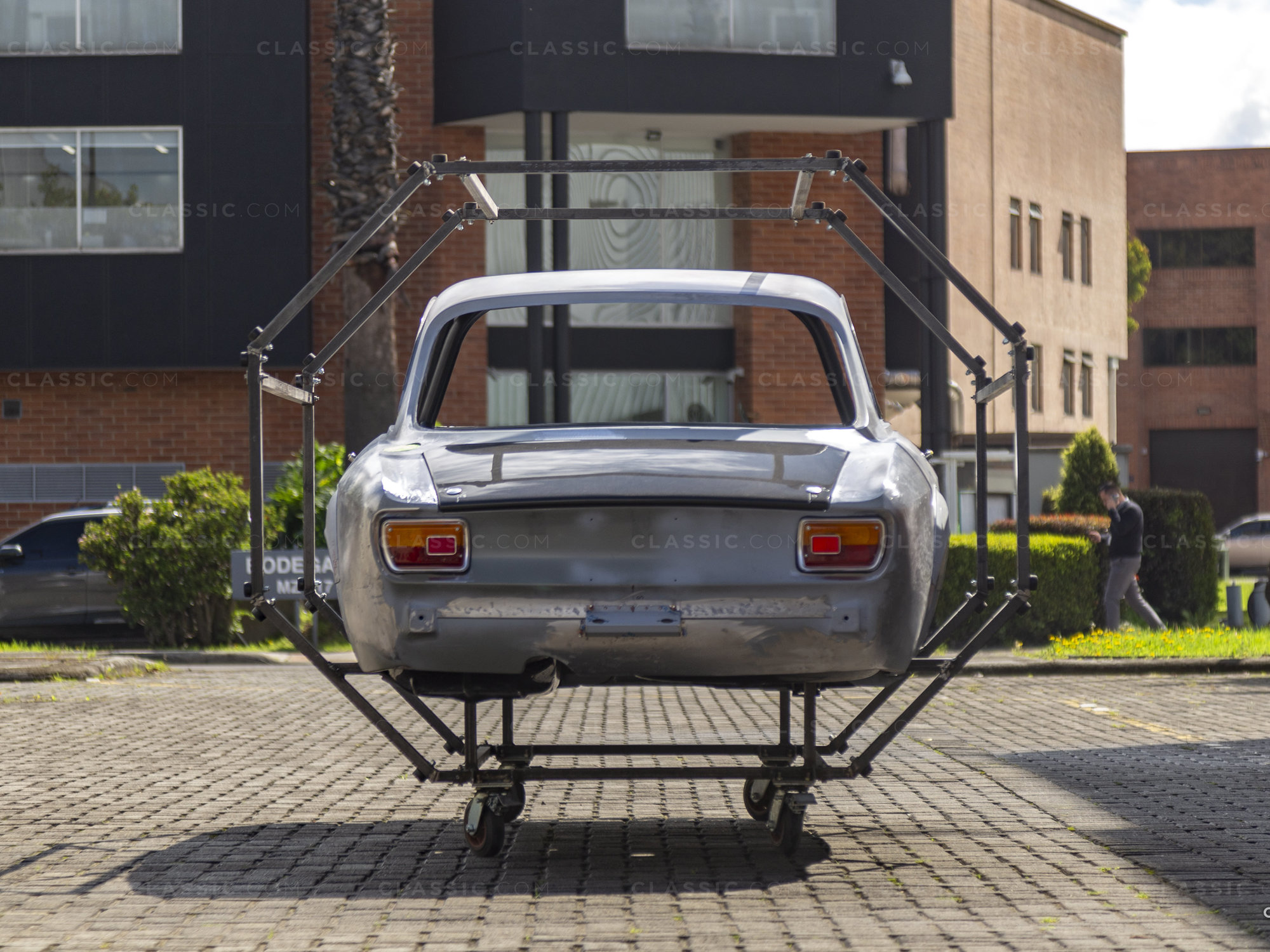 classicmotors.com - 1969 Alfa Romeo Giulia ? Red